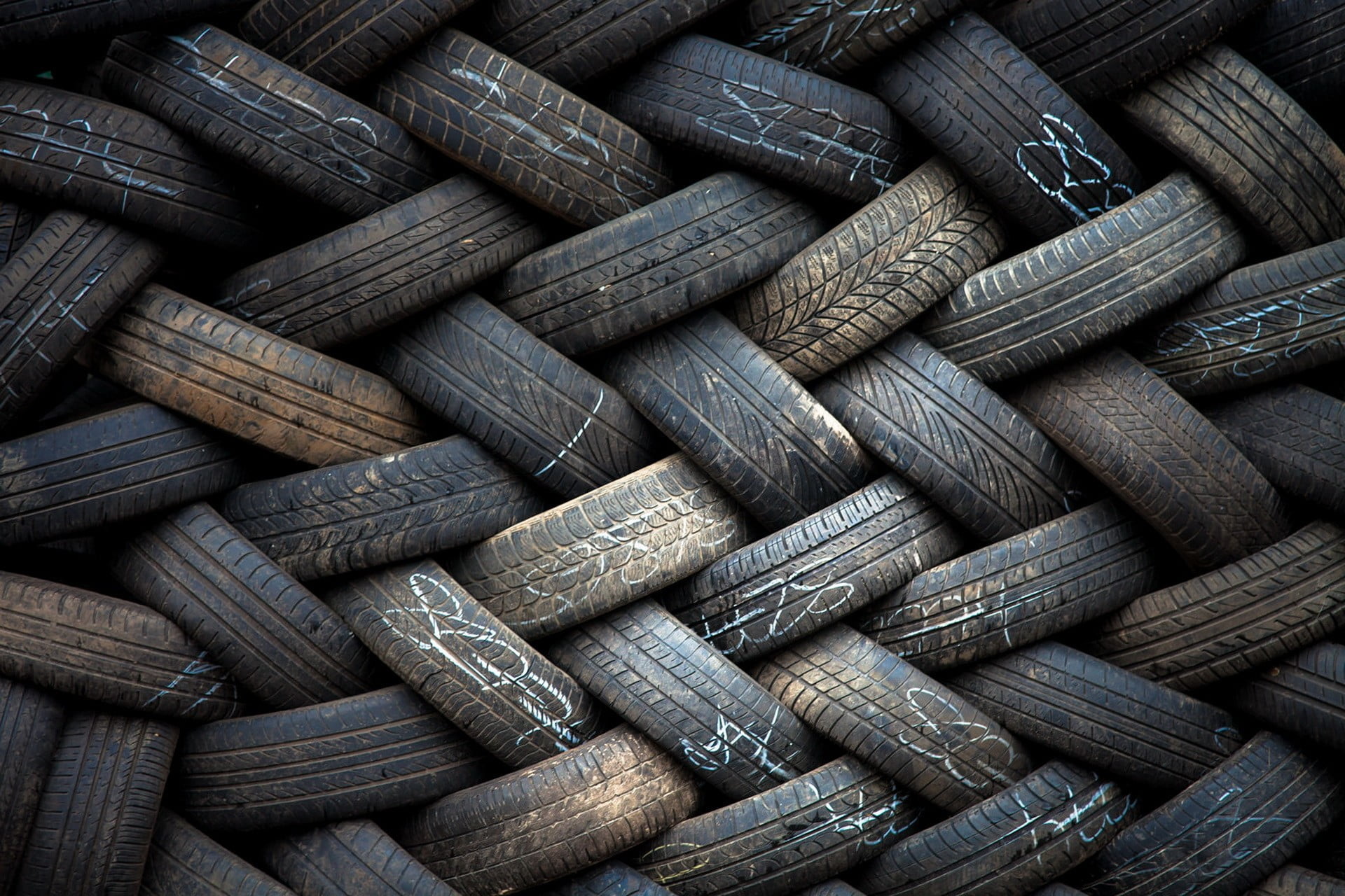 Rubber Tires: A Dirty Business – VideoNeat